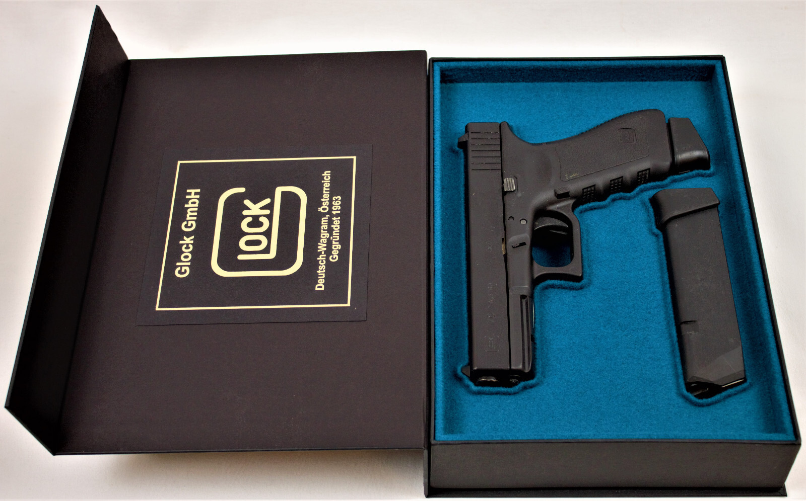 PISTOL PRESENTATION CUSTOM DISPLAY CASE BOX for GLOCK 17 gen3 cal. 9 mm ...
