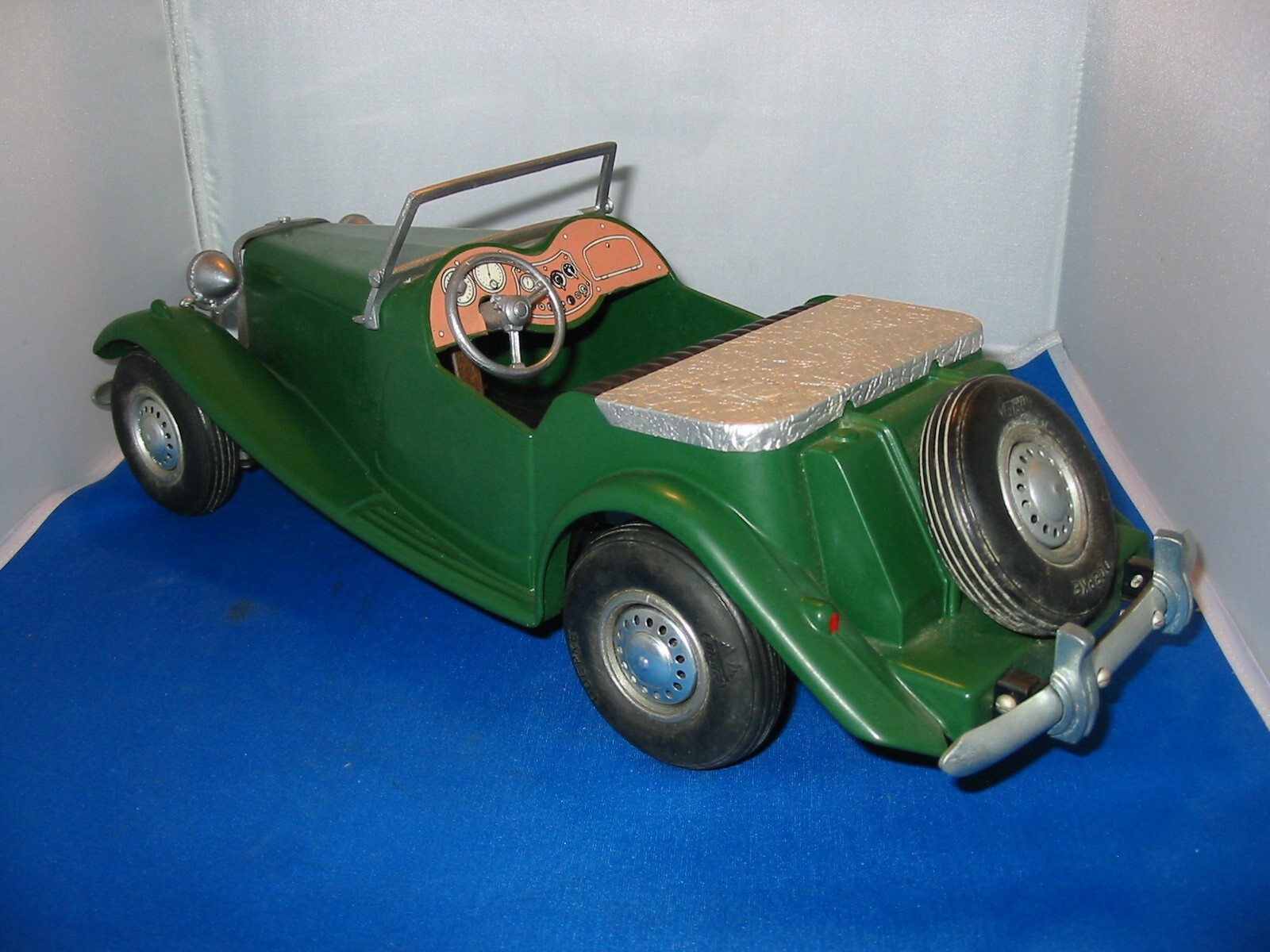 1950's DOEPKE MG SPORT CAR METAL MODEL TOY GREEN | eBay