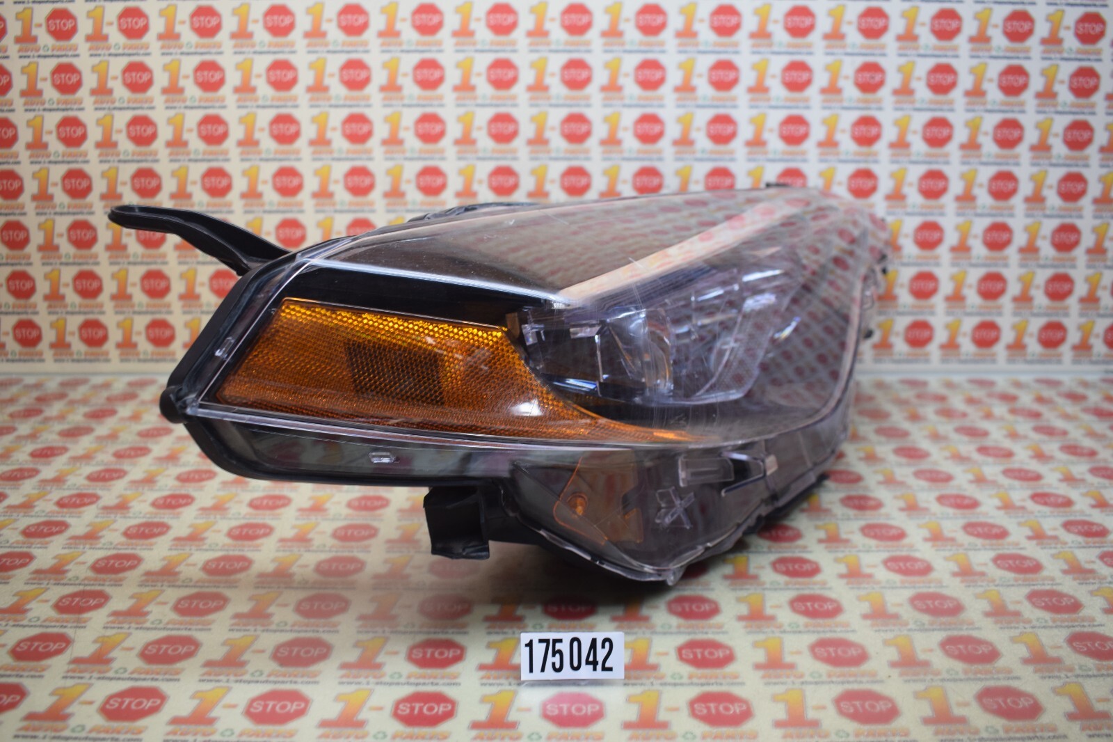 2017 - 2019 Toyota Corolla Sedan Right Side Headlight Assembly ...