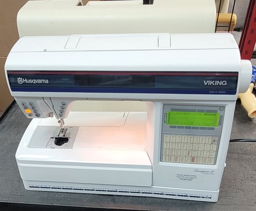 HUSQVARNA VIKING SEWING MACHINE DESIGNER II for Parts - Turns on but no ...