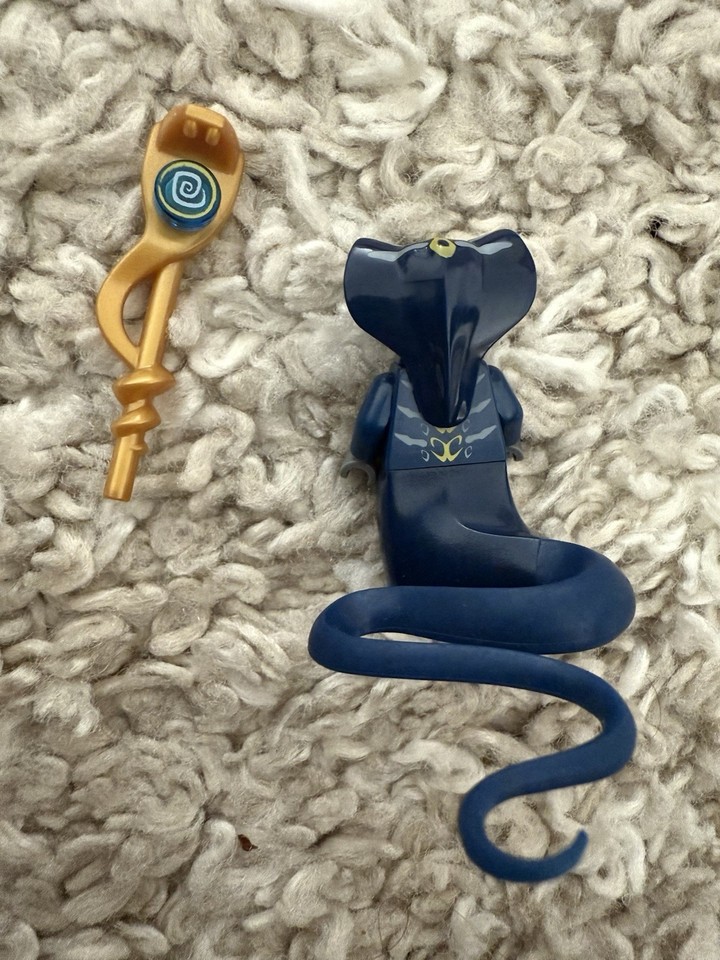 LEGO Ninjago Skales Minifigure with Gold Staff, Compatible with NINJAGO ...
