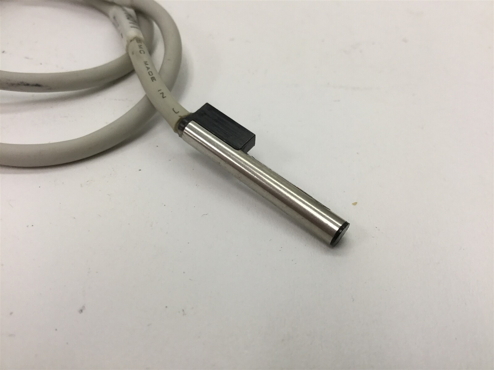 Lot of 2 SMC D-93A Cylinder Position Sensors, 3-Pin Connection, 18 ...