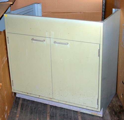 HAMILTON KEWAUNEE LABORATORY CABINETS, CASEWORK 74 FEET, $120 PER FOOT ...