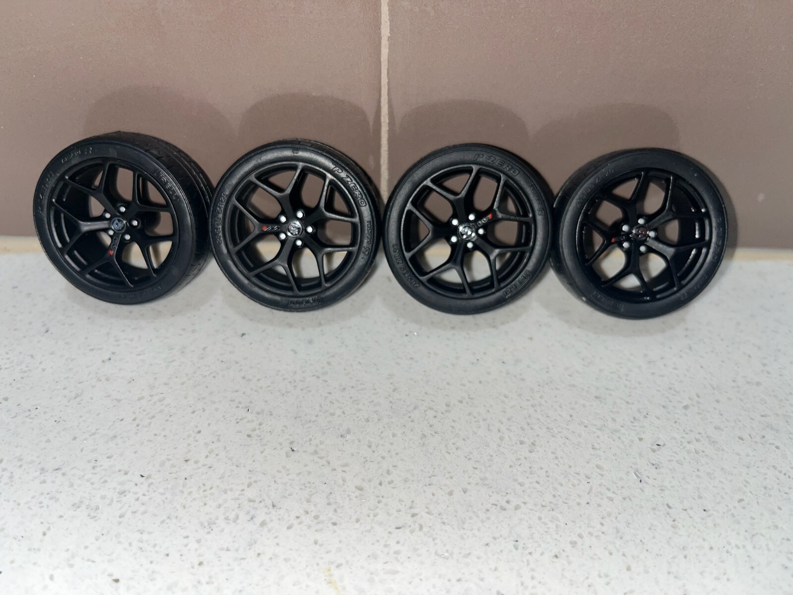 1/18. Diorama/Parts Biante Holden Vf Gtsr W1 Wheels With discs and ...