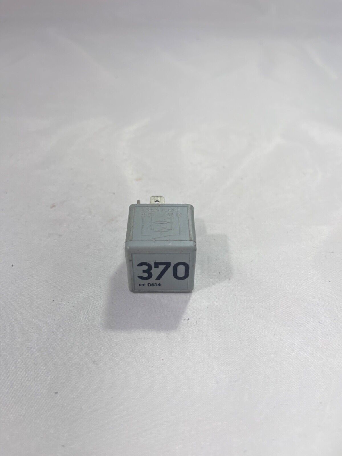 Seat Audi VW Close Contact 4-Pin No.370 Grey Relay | eBay