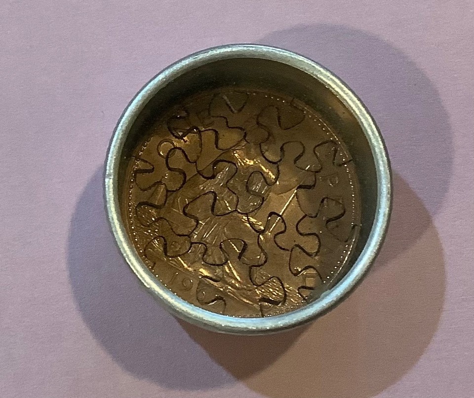 British 1967 Penny tiny Jigsaw Puzzle Coin, 14 pieces, two-sided, made ...