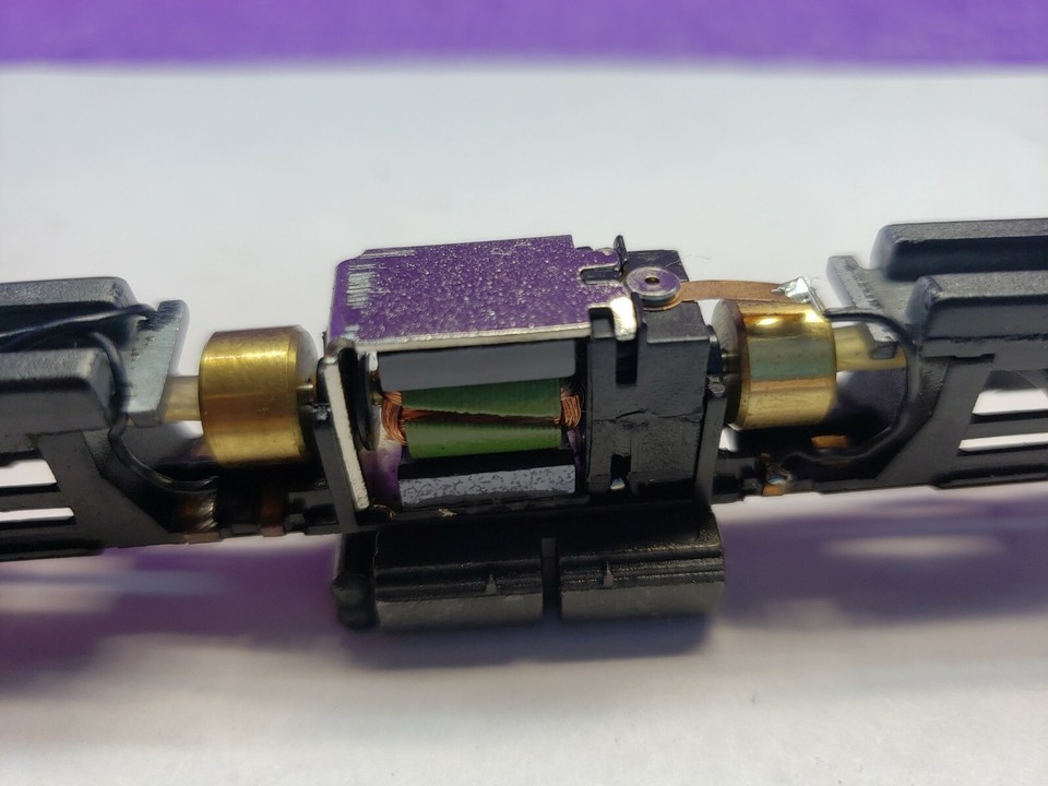N SCALE MOTOR BRASS FLYWHEEL GEARS WEIGHTS CHASSIS WIRED Life-like SD7 ...