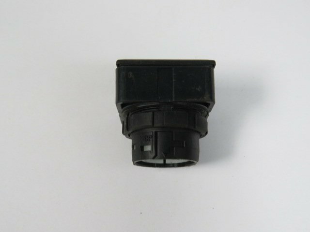 IDEC LW7GL-M1-G Green Square Push Button Operator w/o Guard "READY ON ...