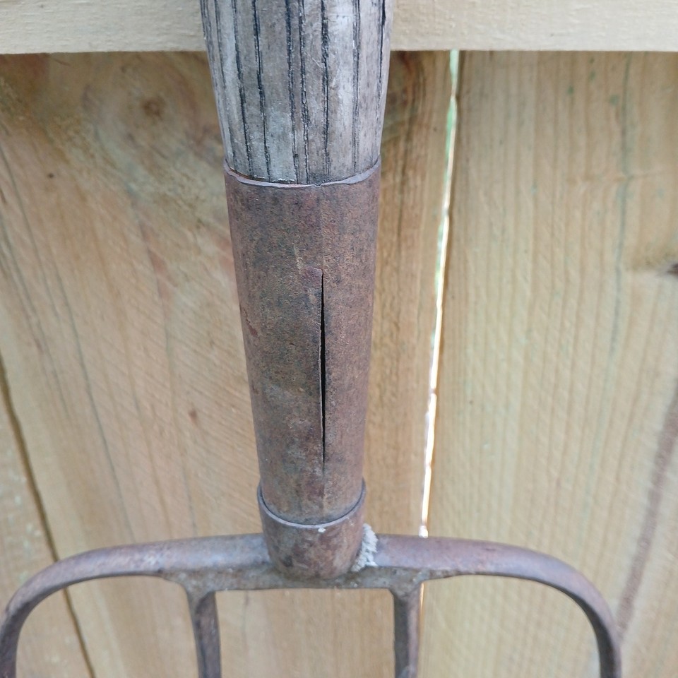 Vintage Primitive Hay Pitch Fork 4 Prong Tine Farm Tool 41" Wood/Metal ...