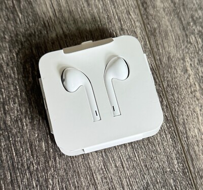 OEM Apple Earpods Lightning Connector w/ 3.5 mm Headphone Jack Adapter ...