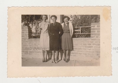 Three Pretty Young Women Cute Ladies Beautiful Lovely Females Closeness ...