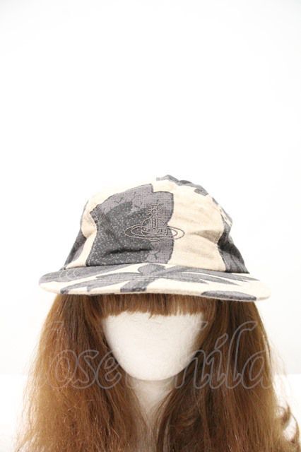 Women's Vivienne Westwood/Jet Cap Beige - Gem