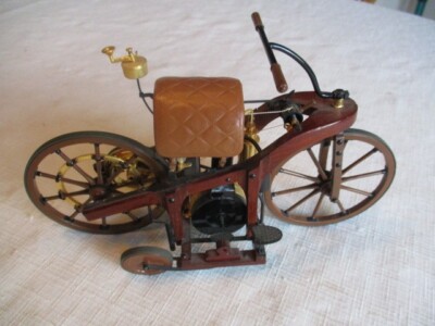 Vintage Franklin Mint 1885 Daimler Single Track Motor Vehicle Model 1:8 ...