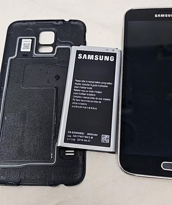 Samsung Galaxy S5 Smartphone SM-G900 Unlocked Phone 16GB Charcoal Black ...