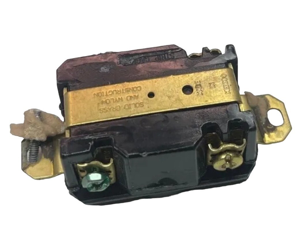 LEGRAND WC596/77-1 TURNLOCK RECEPTACLE NEMA L6-30-R 30 AMP 250VOLTS for ...