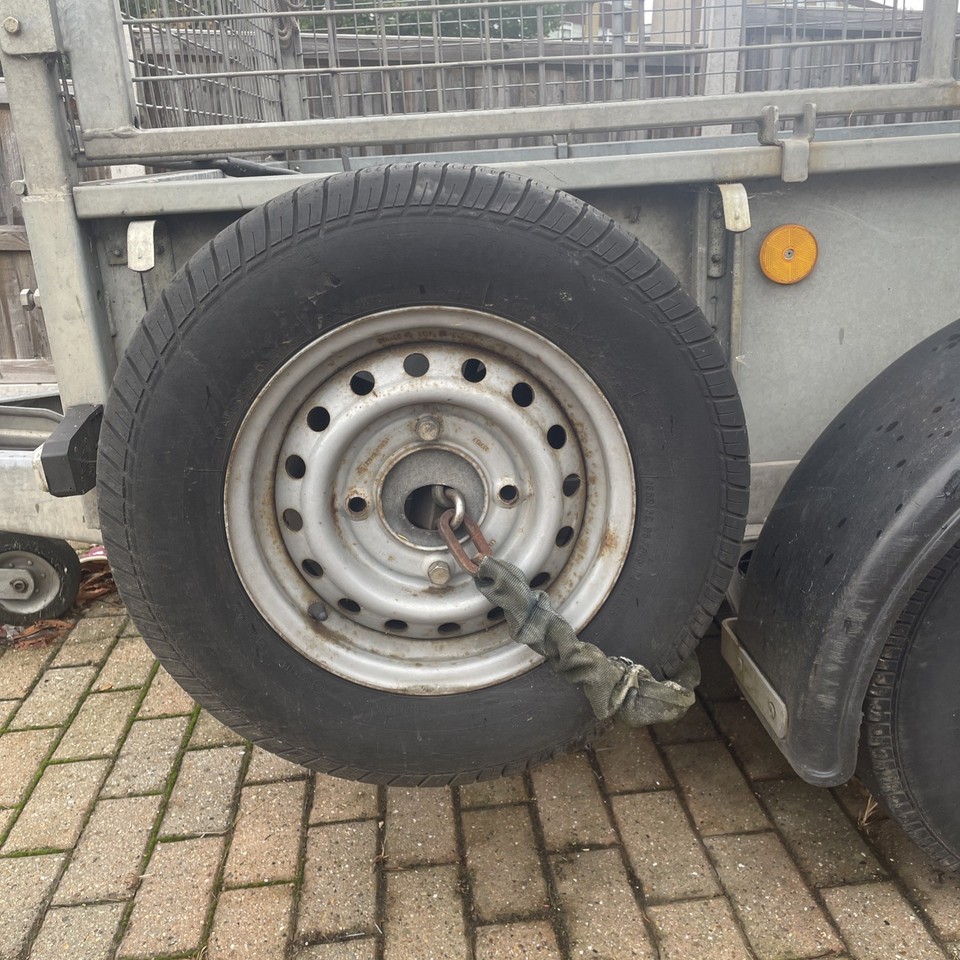 Trailer, i4 Williams GD85 twin axle, wheel clamp and trailer hitch lock ...