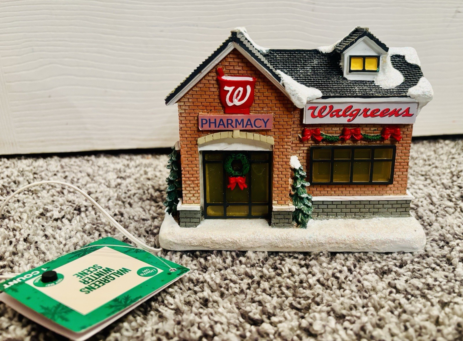 Walgreens Winter Scene Pharmacy Christmas Lighted Village Building Figurine