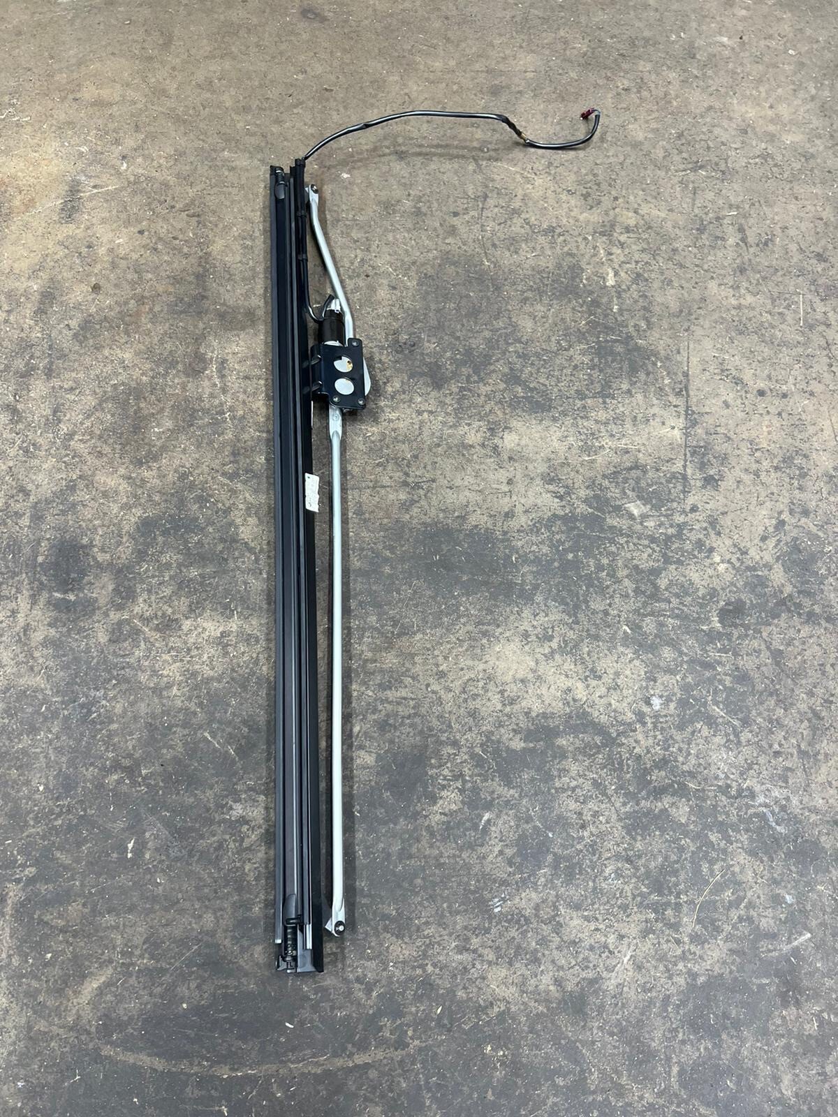 2006 BMW 530i E60 Rear Window Sun Shade Roller Blind 7027096 OEM for ...