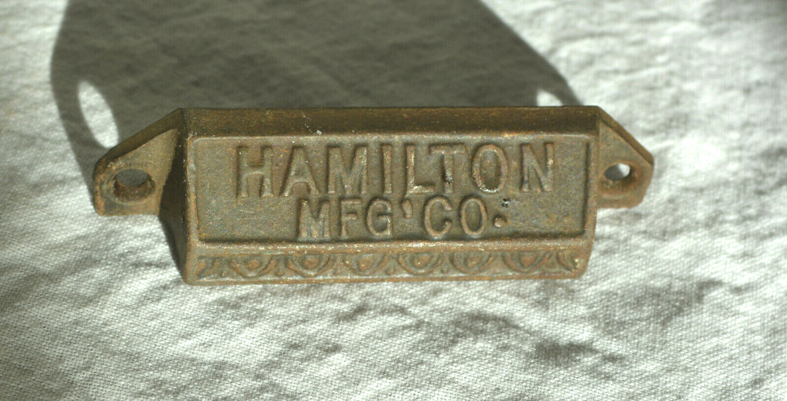 ANTIQUE SOLID CAST IRON HAMILTON MFG CO CABINET CUP PULL ORIGINAL (26C ...