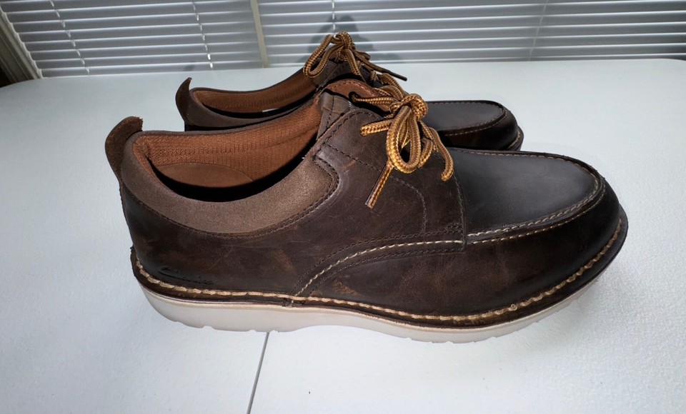 Clarks Men's Eastridge Moc Toe Brown Leather Size 11M | eBay