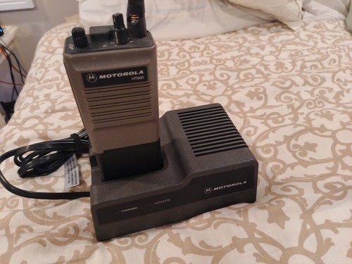 Motorola HT600 VHF 6 CH w Charger | eBay