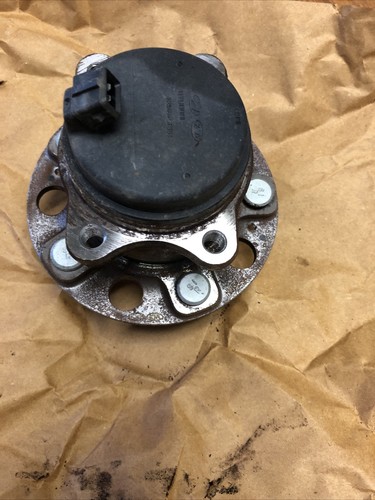 USED OEM 2016-19 Kia Optima Sportage Rear Hub & Bearing Assembly ...