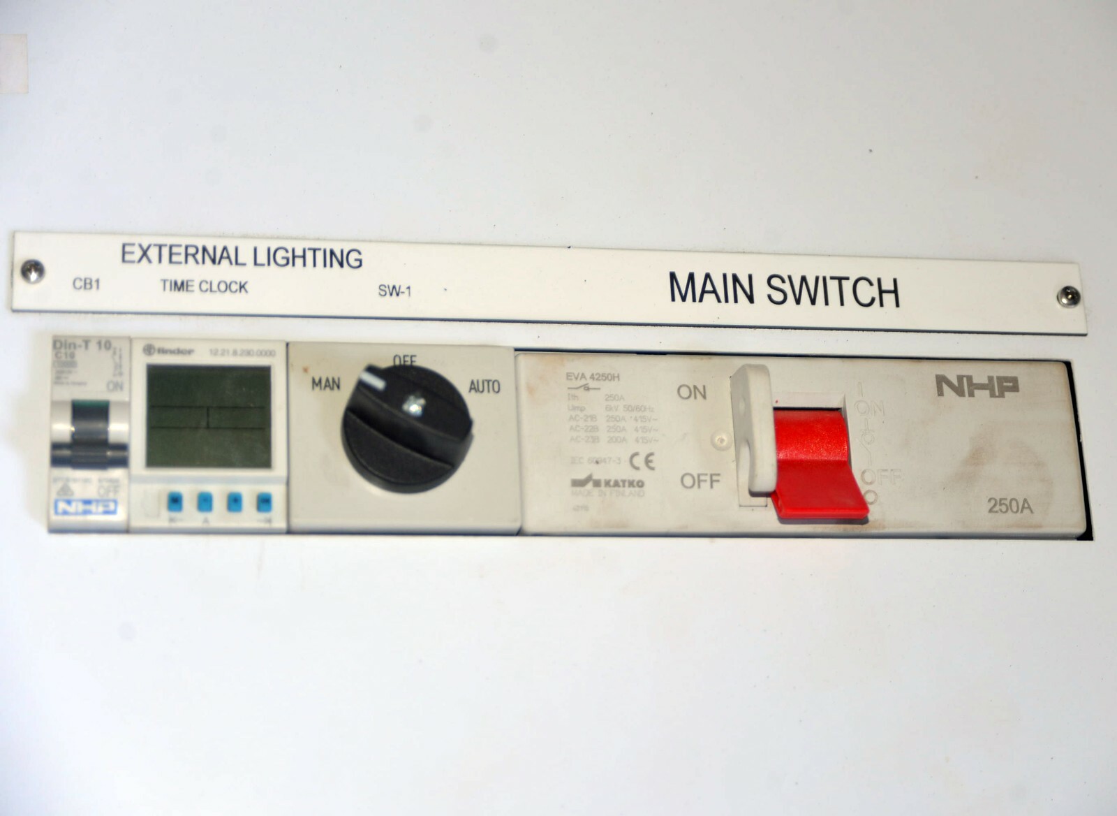 NHP Concept Premier Plus panel 24 POLES RCD timer distribution ...