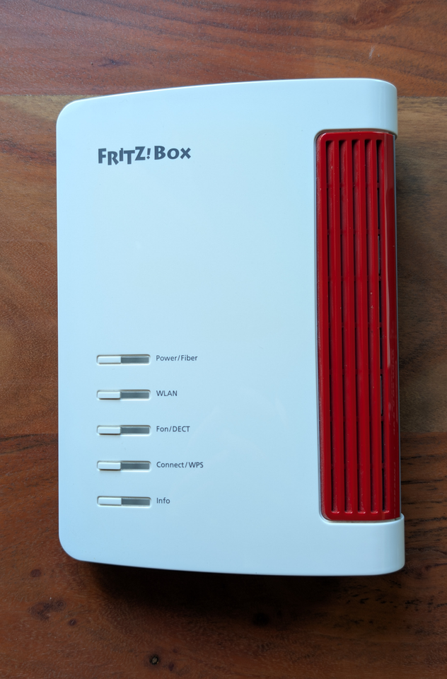 AVM FRITZ!Box 5530 Fiber Glasfasermodem 2x2 Wi-Fi 6 3 GBits 2.5-Gigabit ...