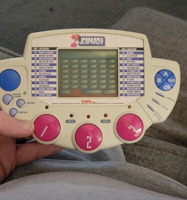 Jeopardy Deluxe Edition Hand Held Electronic Video Game Tiger 1999 w ...