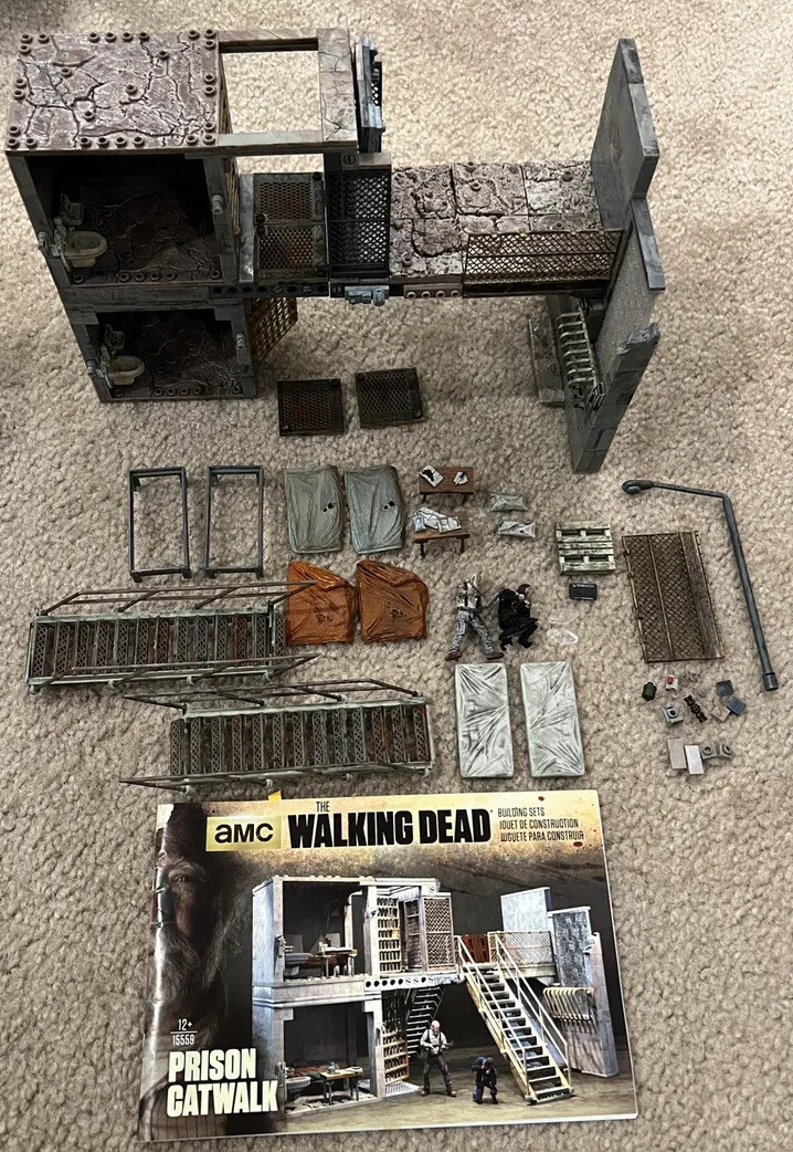 3 Walking Dead building sets: Prison Catwalk, Upper Prison Cell, Lower ...