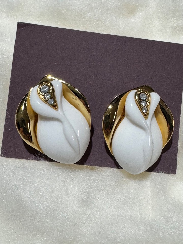 AVON MIDNIGHT WHITE ROSE DOUBLE STRAND NECKLACE EARRING SET 19” KENNETH ...