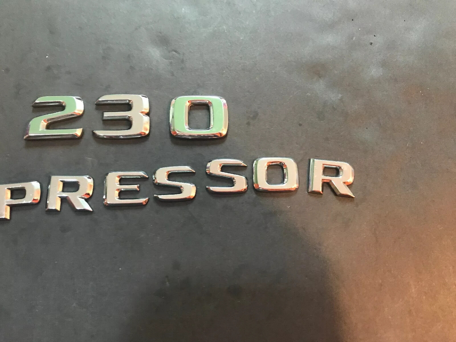 01-07 M-BENZ C230 C320 KOMPRESSOR EMBLEM REAR TRUNK LOGO LETTERS ...