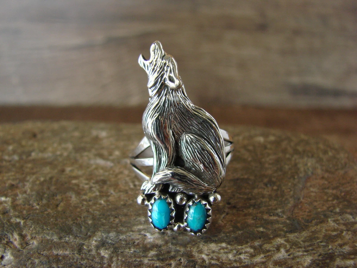 Howling Wolf Ring