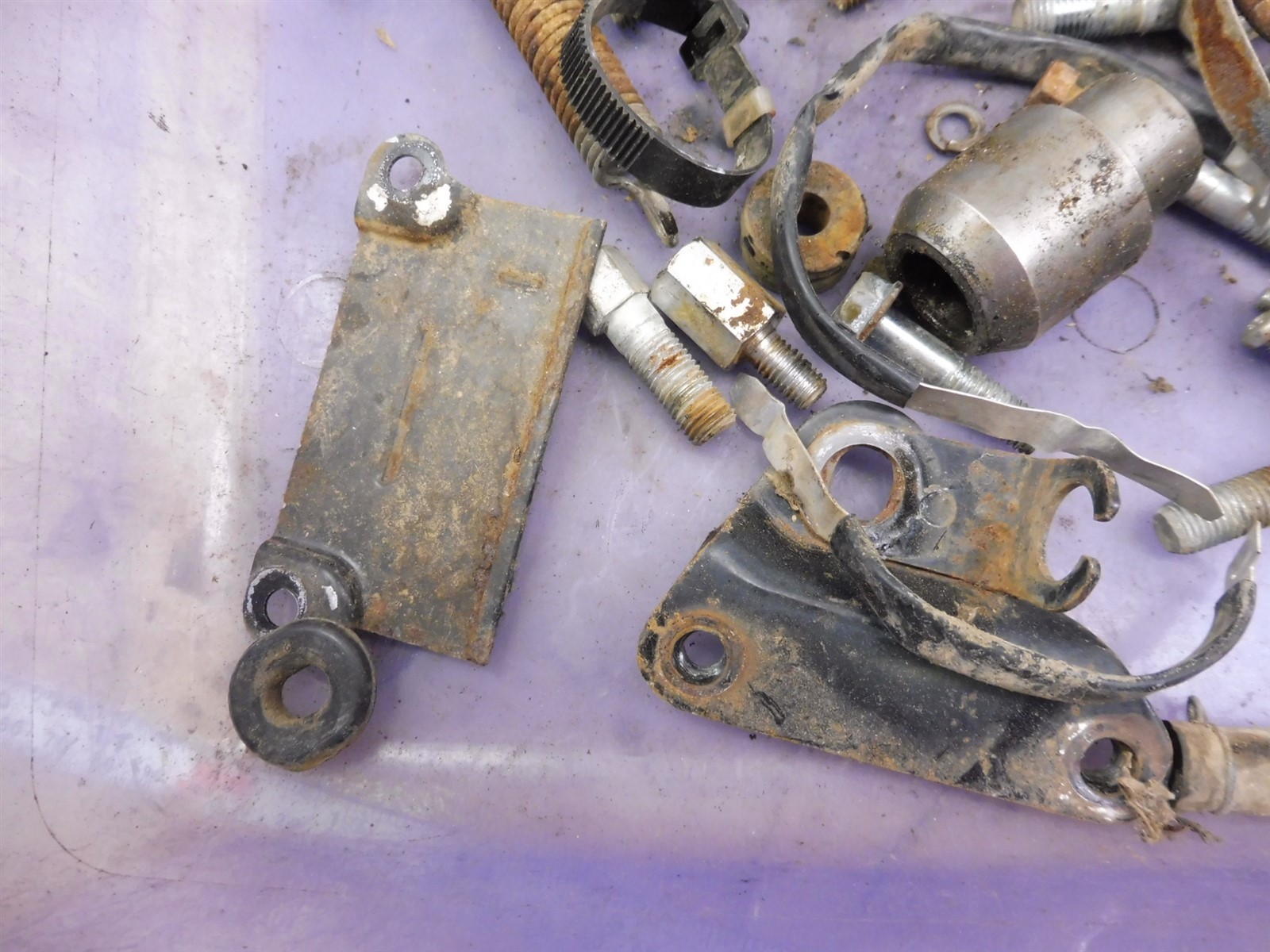 1981 Honda CB650C CB650 Custom H1490' misc parts bolts mounts brackets ...