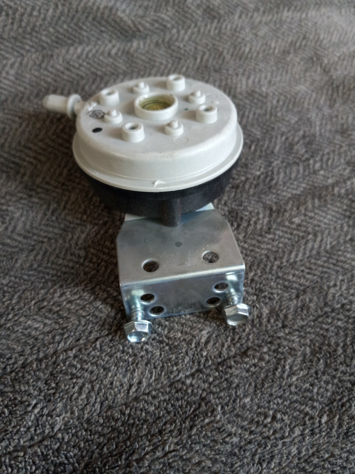 Honeywell C341750P01 Furnace Air Pressure Switch Is20137-3311 for sale ...