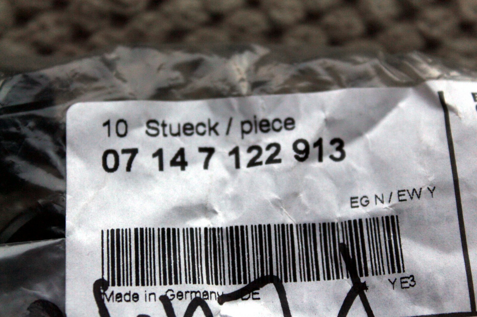 BMW Wheel Arch Liner Side Skirt Mounting Nut 7122912 07147122912 ...