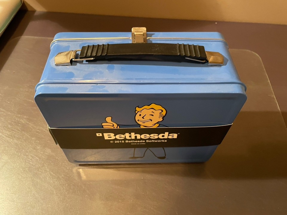 Fallout 4 Blue Metal Lunch Box With Collectibles | eBay