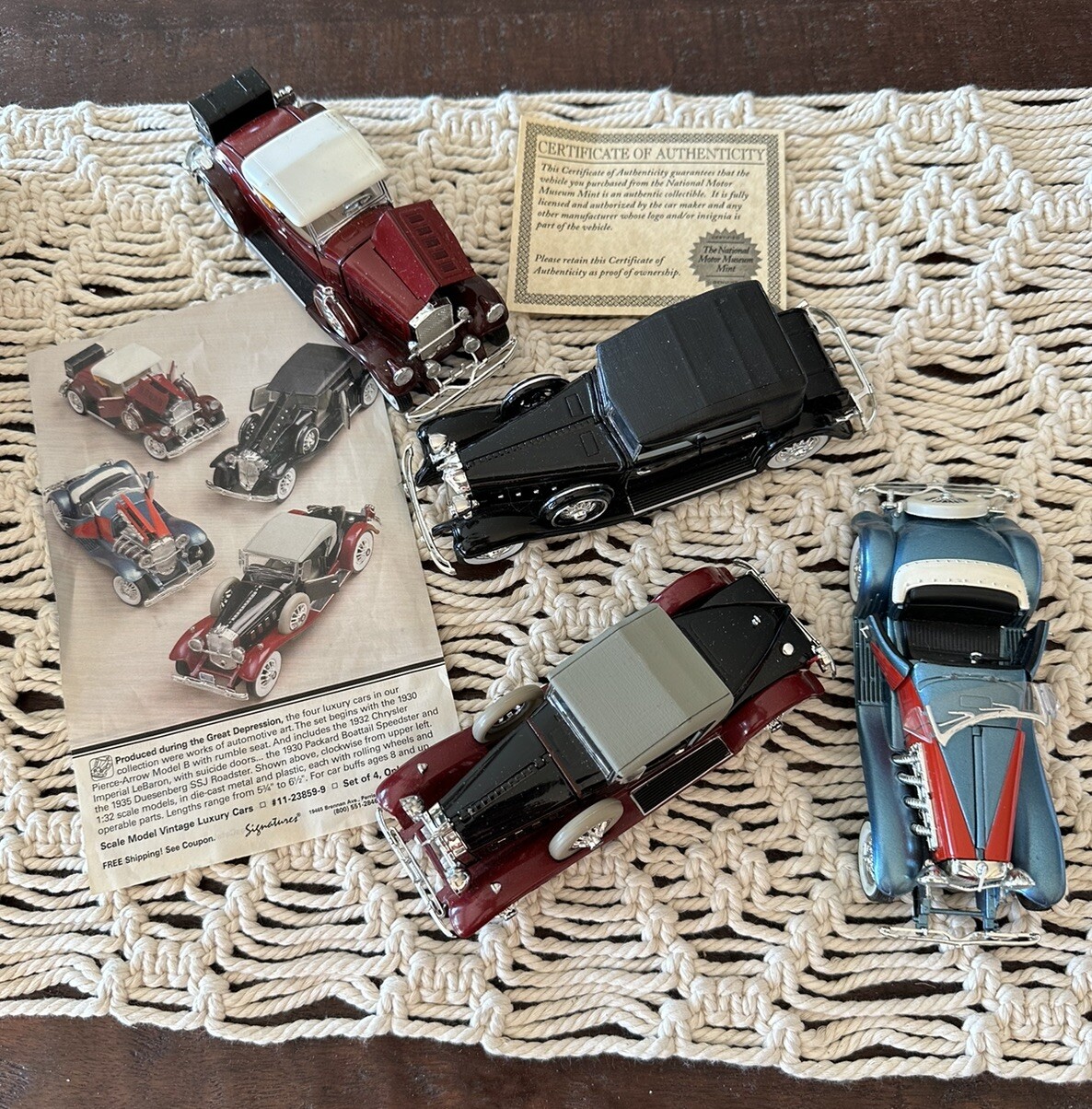 Signatures Scale Model Vintage Luxury Car Set - 1:32 Scale Models - Set ...