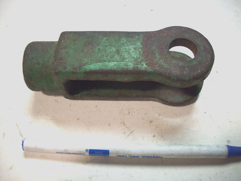 JOHN DEERE TRACTOR IMPLEMENT HITCH CLEVIS BP1595 E VINTAGE | eBay