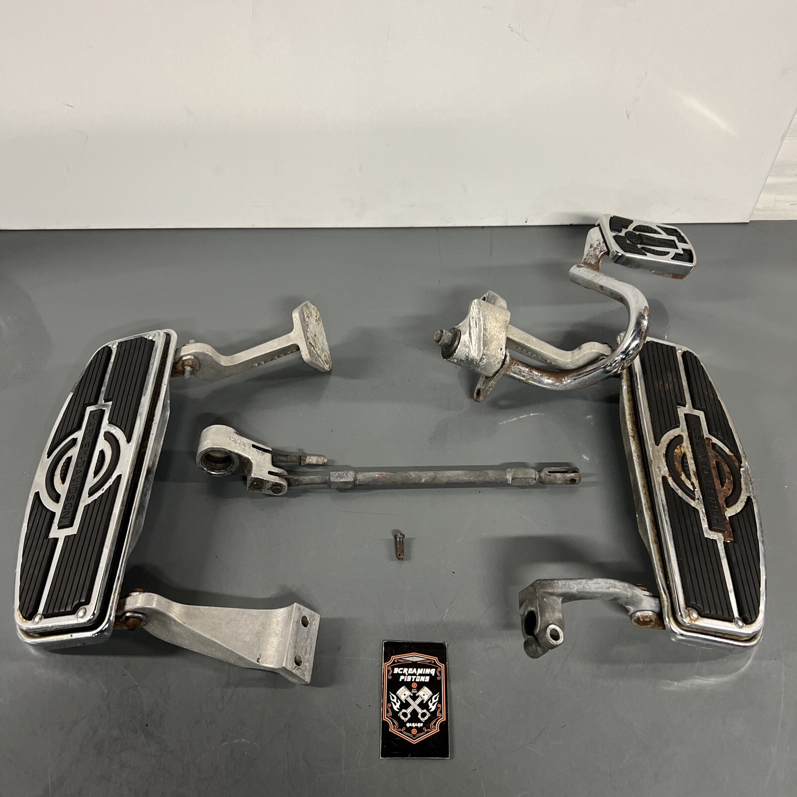 Harley FXR Police floorboards + mounts + linkage FXRT FXRD FXRP FXRS | eBay