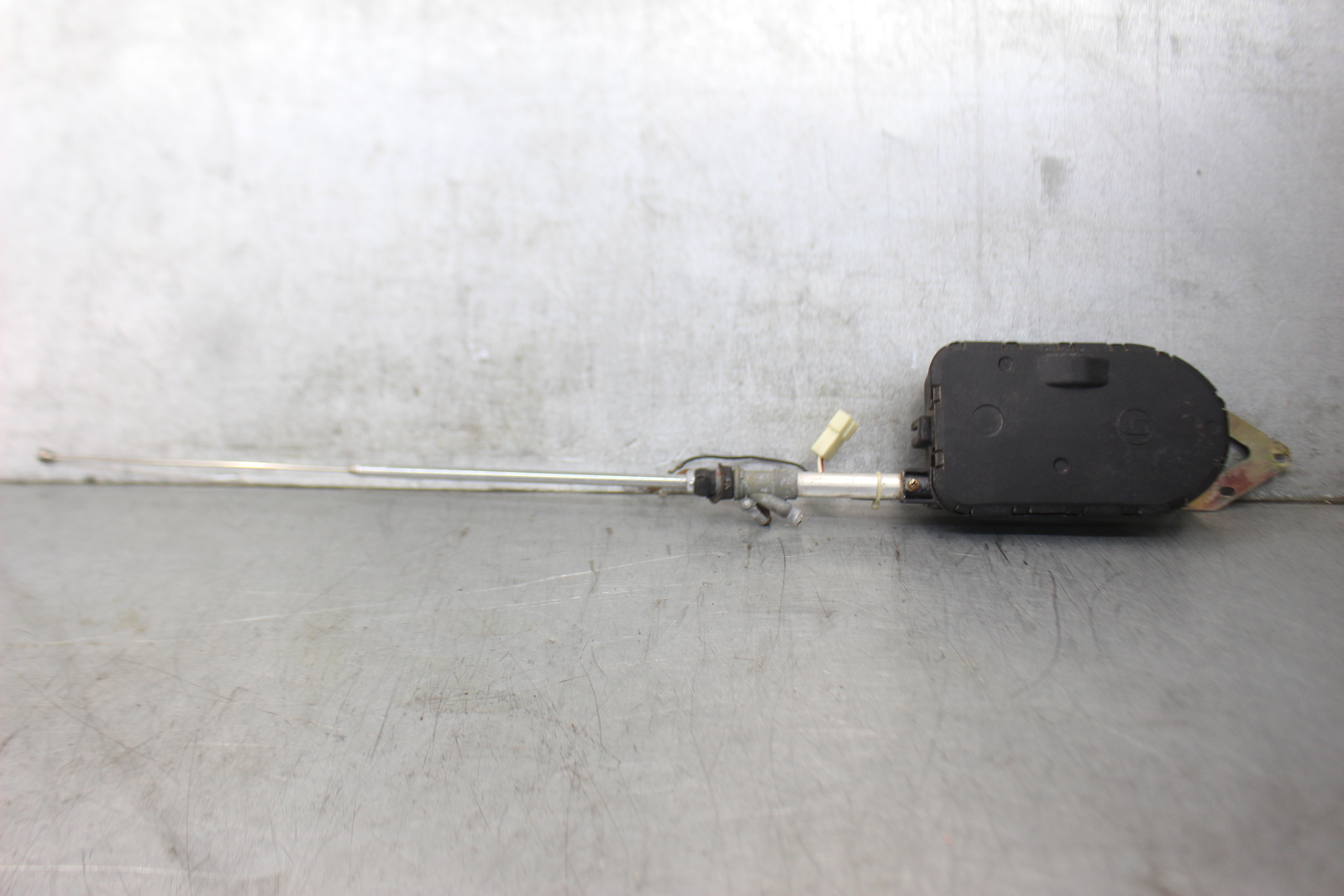 BMW E30 Power Radio Antenna - Factory Hirschmann 65221469334 for sale ...