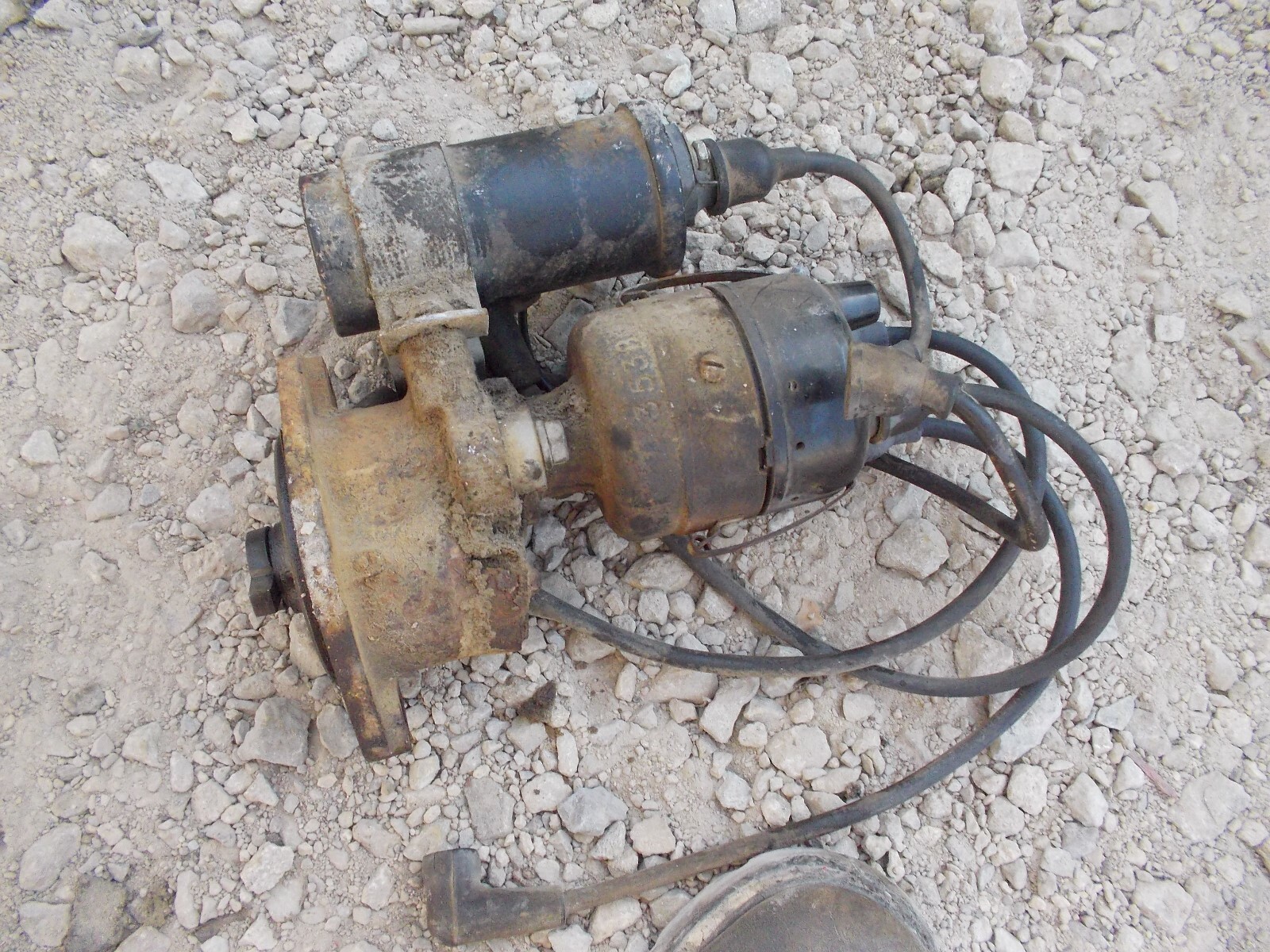 International 154 Cub lowboy tractor IH engine motor distributor drive ...