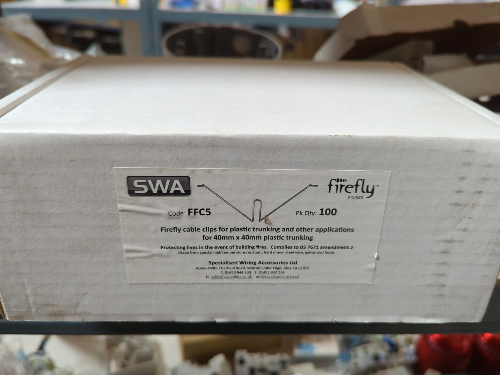 SWA FFC5 Firefly Clips For 40mm X 40mm Plastic Trunking (Box Of 100 ...
