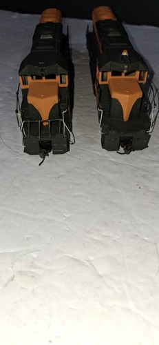 HO Scale Great Northern Engine And Dummy SD40-2. Tested | eBay