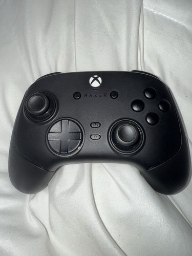 Razer Wolverine V3 Tournament Edition Wired Controller Compatible with ...