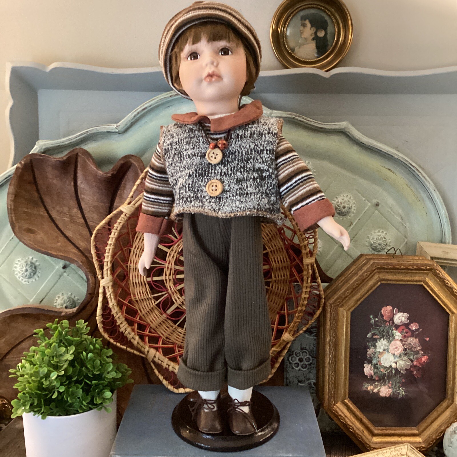 "LuLa” PORCELAINE COLLECTIBLE DOLL RARE Neutral Gender 17” With Stand ...