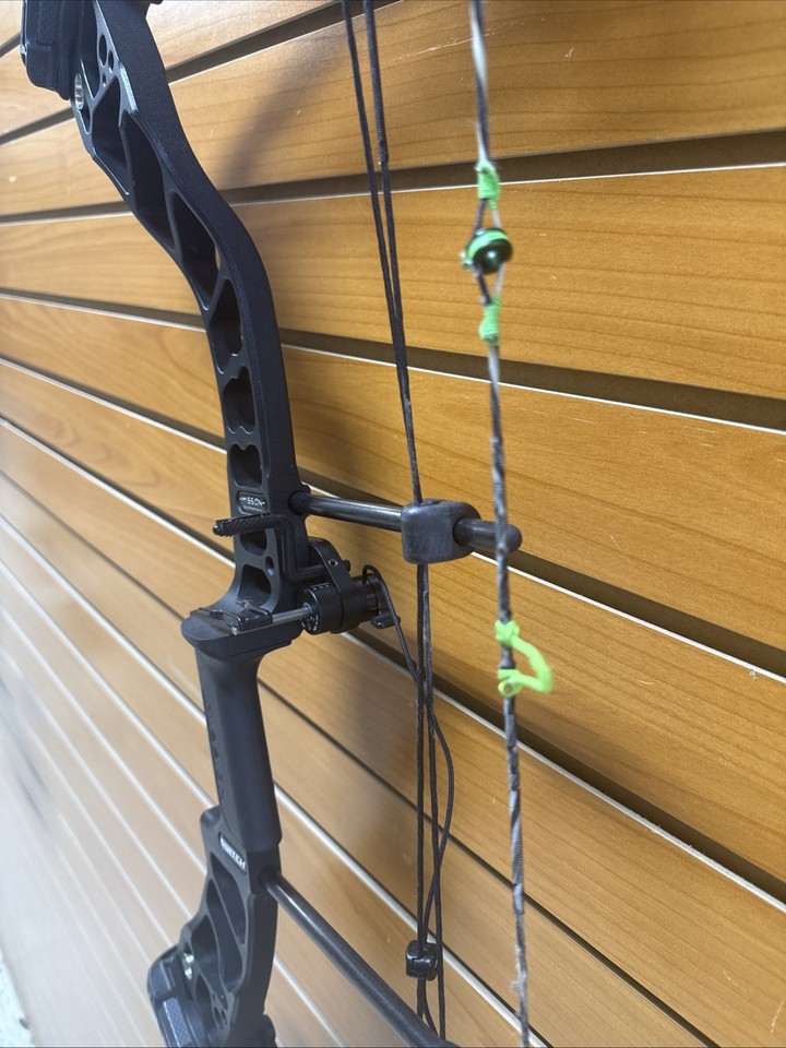 Mission By Mathews Switch RH Compound Bow 18-30”, 11-70# - Item 2022 | eBay
