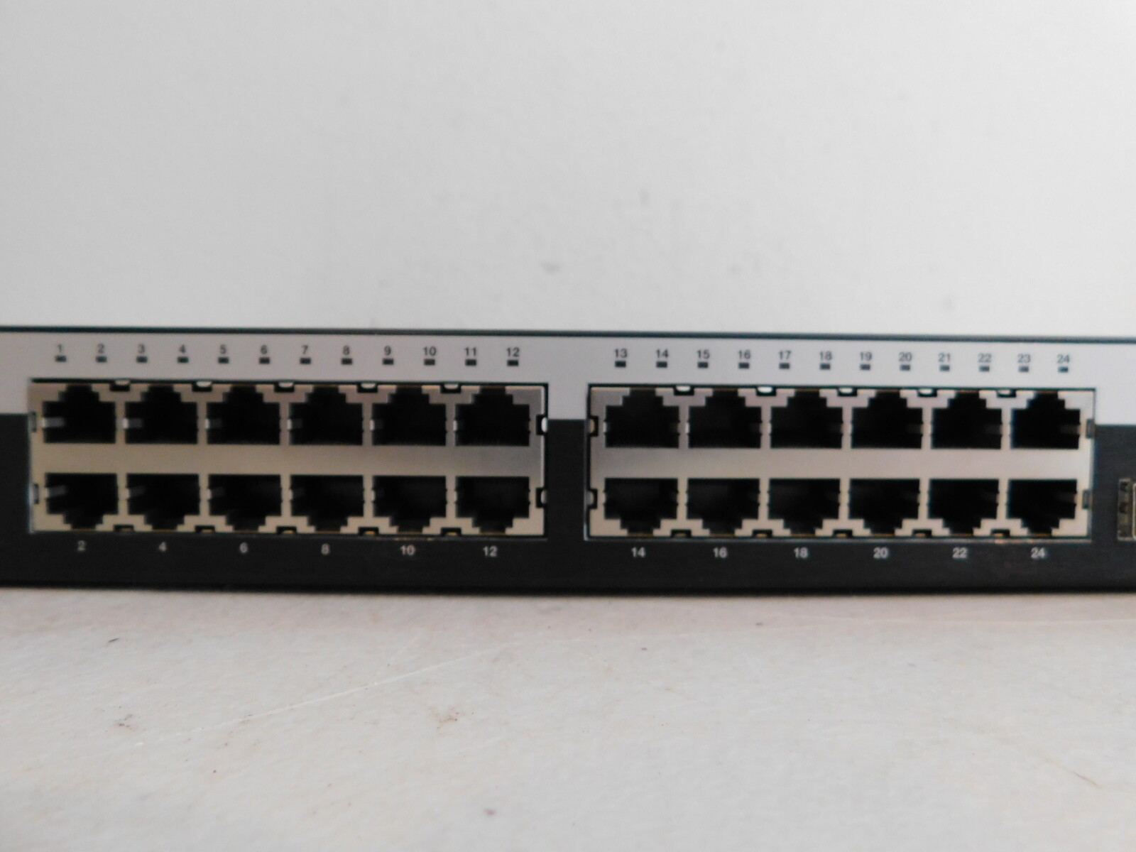 Enterasys B5G124-24 Gigabit 24-Port Switch + 4x SFP Managed | eBay