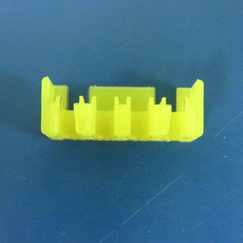 YAZAKI 7157-6080-70 Qty of 50 per Lot REAR SPACER HOLDER | eBay