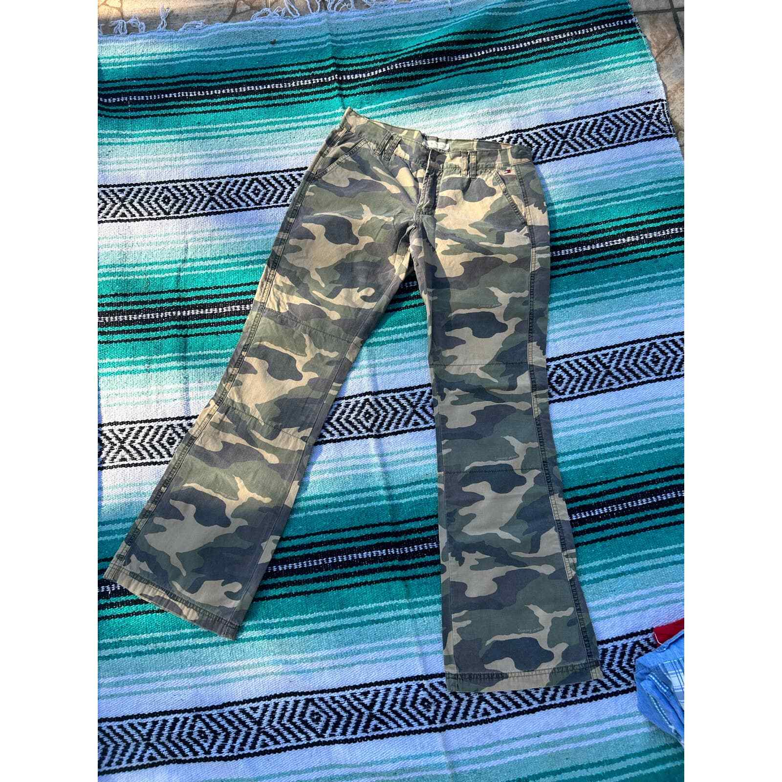Vintage low rise Camo flare pants y2k Tommy Hilfiger - Gem